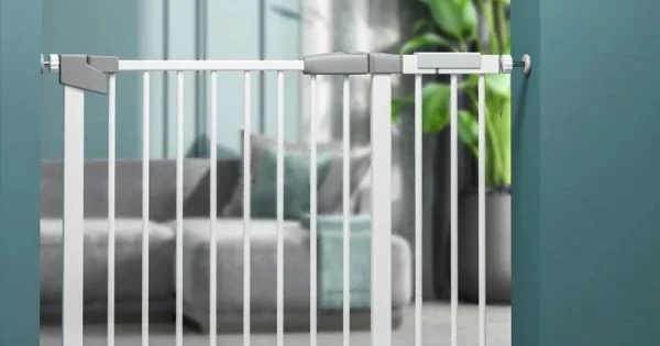 Auto Close Baby Safety Gate with Optional Extensions